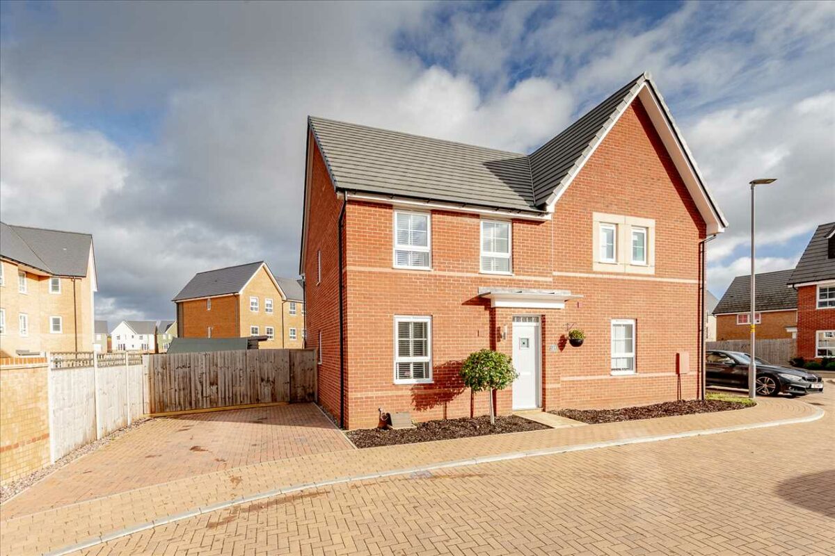 Laconia Lane, Milton Keynes - Alexander Lawrence