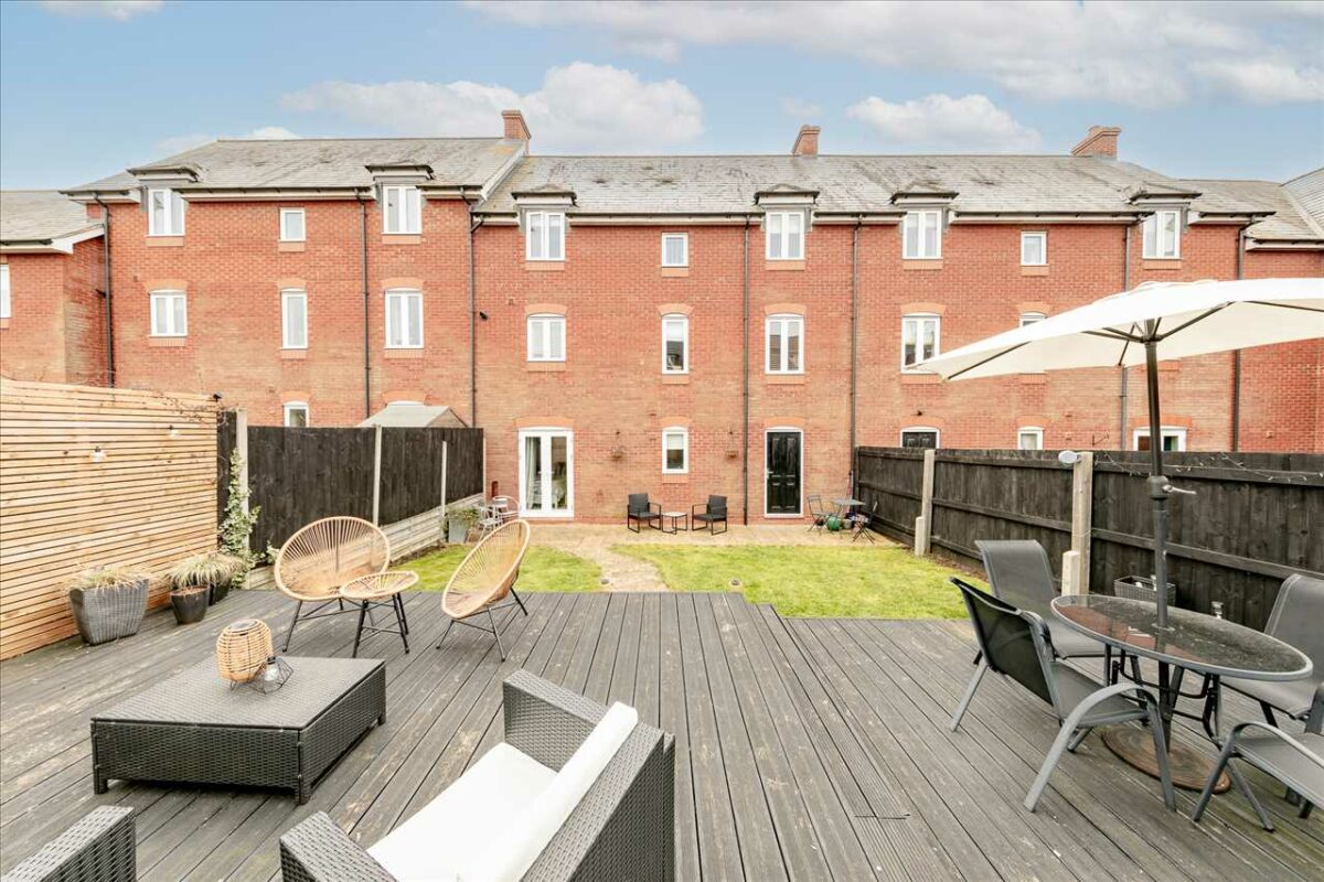 Hayes, Milton Keynes - Alexander Lawrence