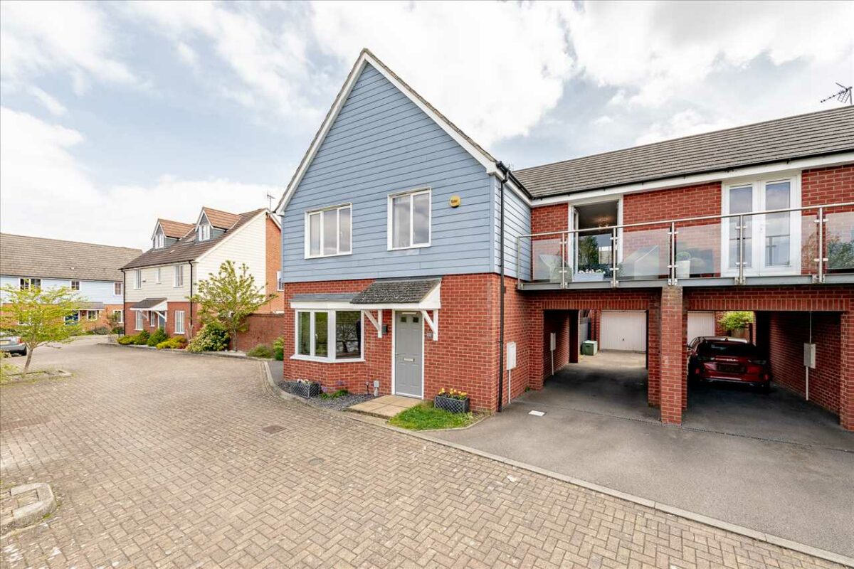 Foxfield, Milton Keynes - Alexander Lawrence