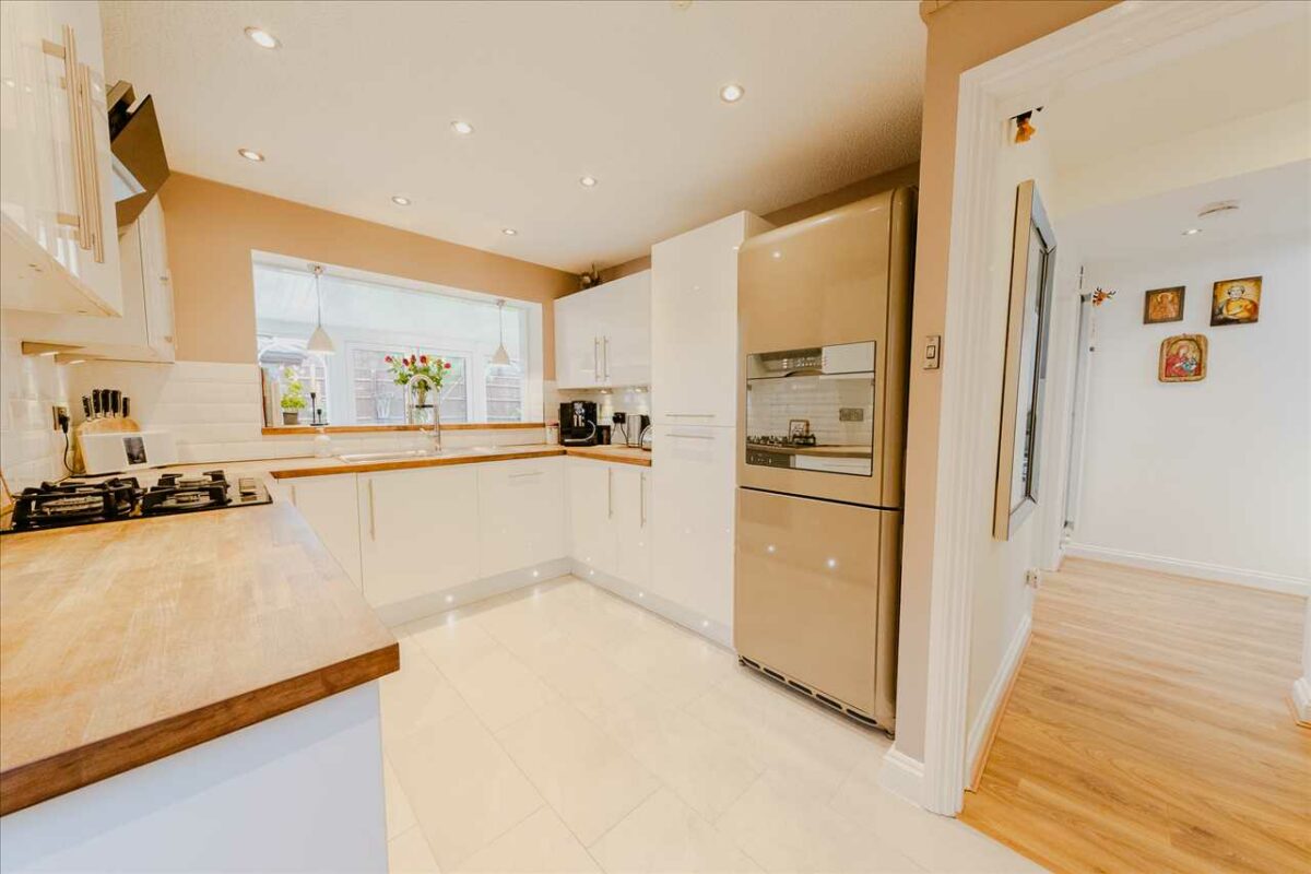 Pearse Grove, Milton Keynes - Alexander Lawrence