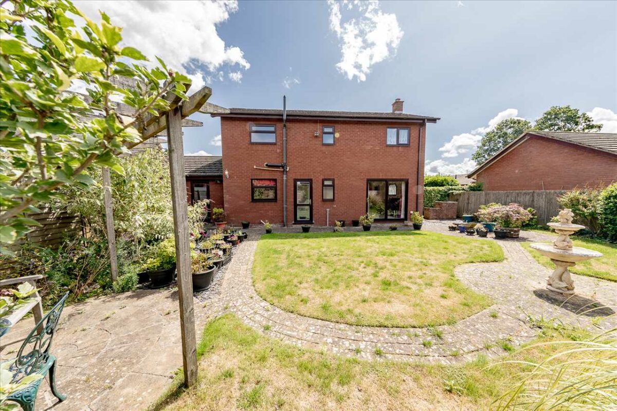 Fairways, Milton Keynes - Alexander Lawrence