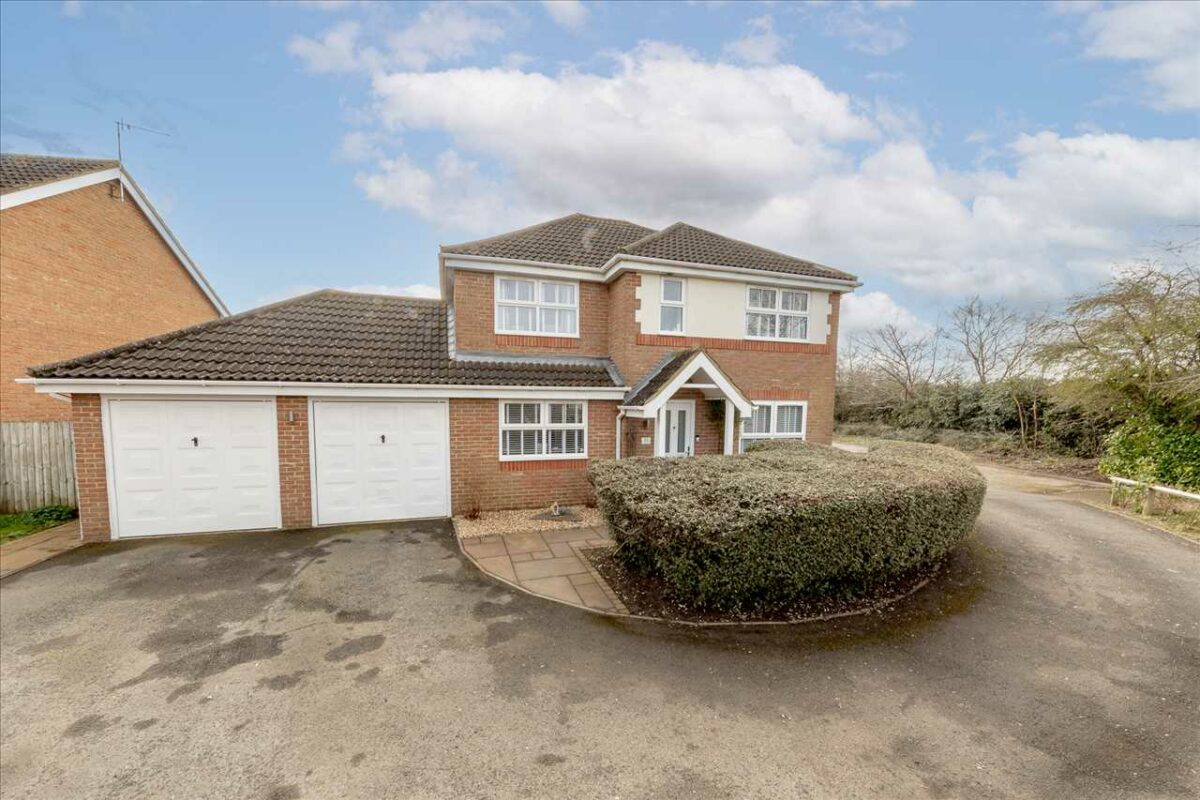 Randolph Close, Milton Keynes - Alexander Lawrence